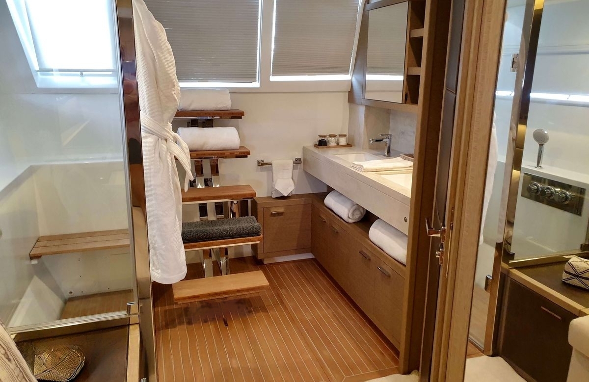 Mare Blu Luxury Catamaran for Charter
