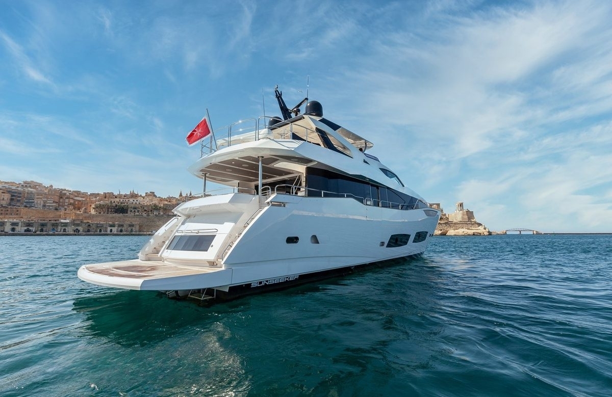 New Edge Luxury Motor Yacht for Charter